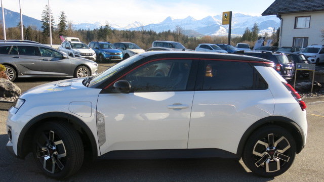 RENAULT 5 E-Tech Comfort Range tec auto dimostrativa per CHF 36'000,- su AUTOLINA